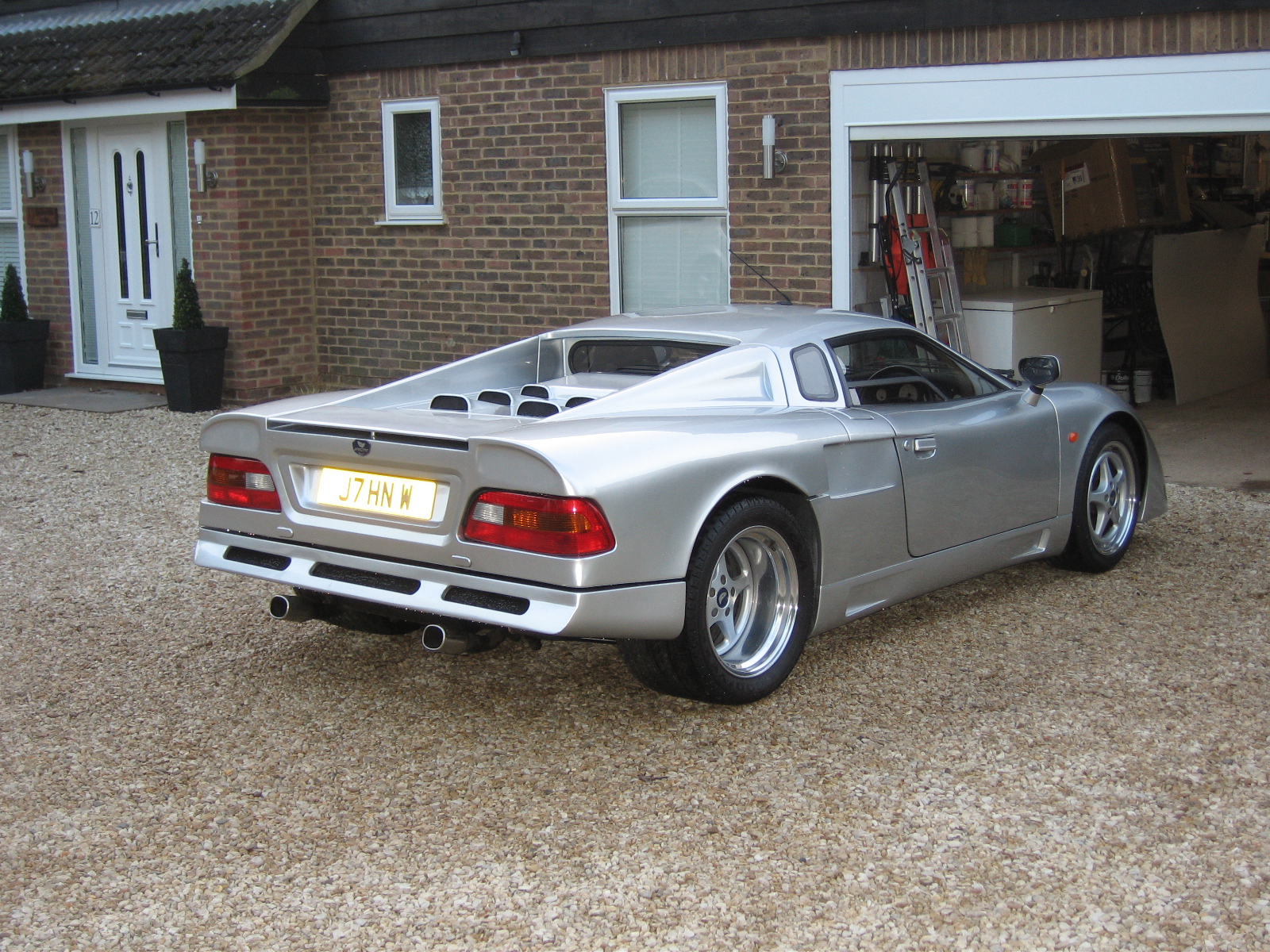 Spectre R42 Supercar